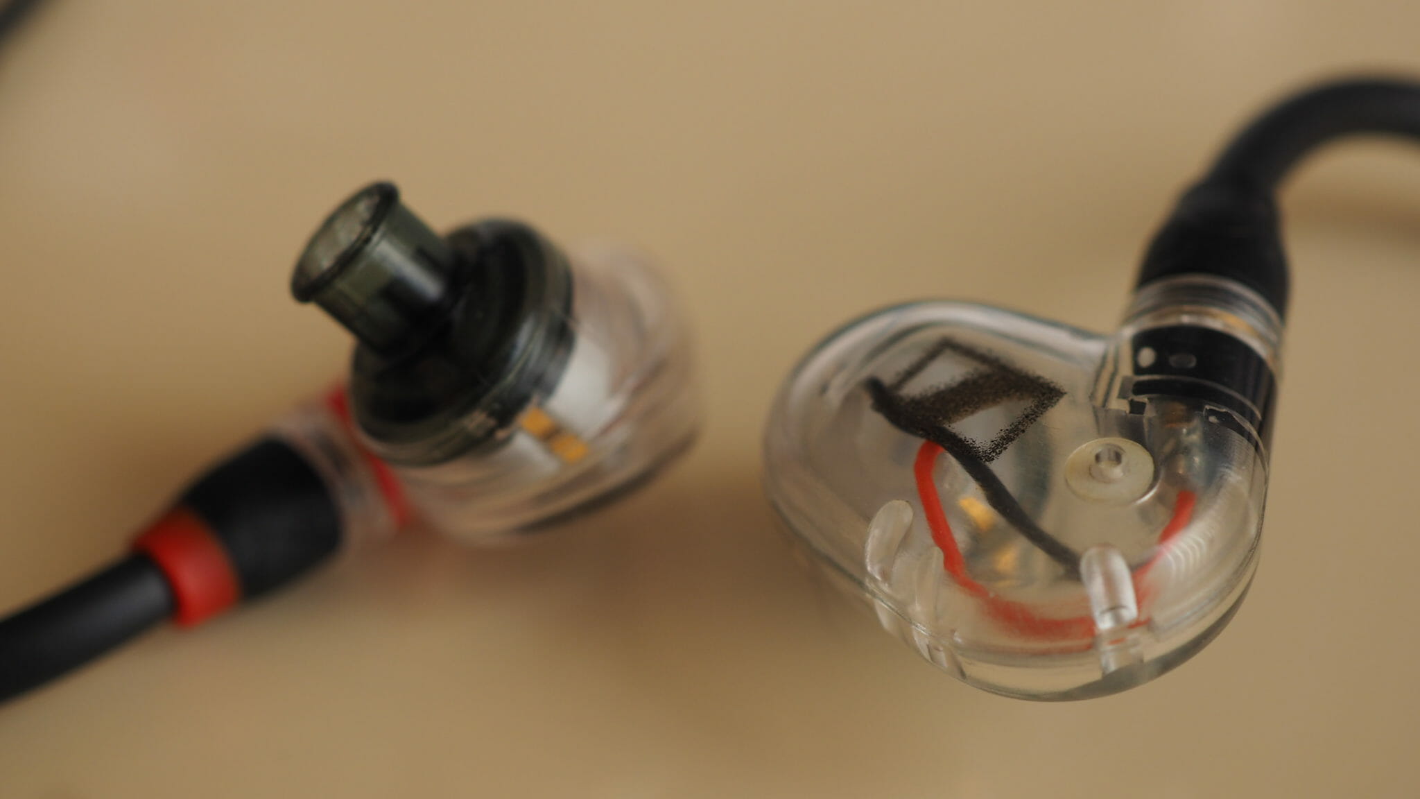 じっくりと試聴 Sennheiser IE 400 PRO インイヤー型モニタリングイヤフォン | 好きな音楽をいい音で